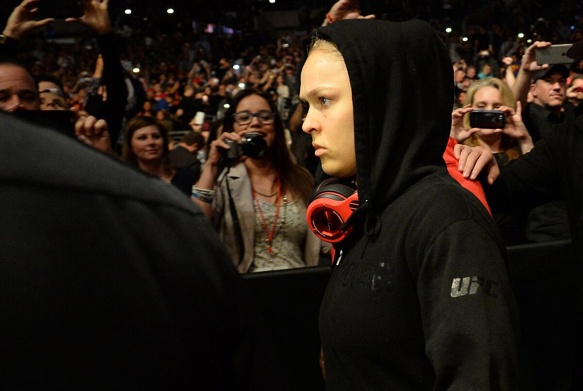 UFC 190: Rousey vs. Correia Early Main Card Preview and Predictions ...