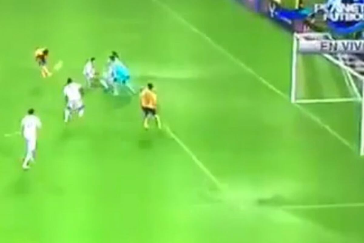 Luis Suarez Scores Cheeky Goal to Equalise for Barcelona vs. Chelsea ...