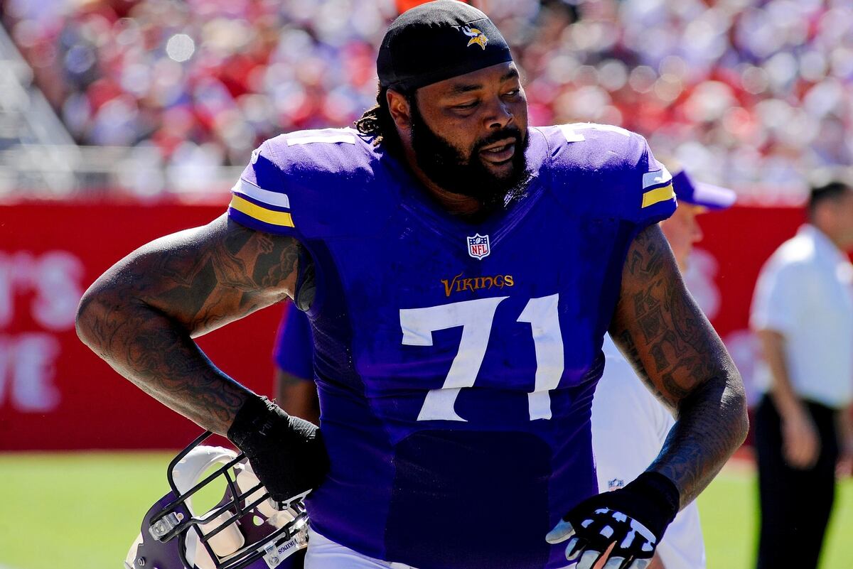 Phil Loadholt Injury: Updates on Vikings RT's Achilles and Return ...