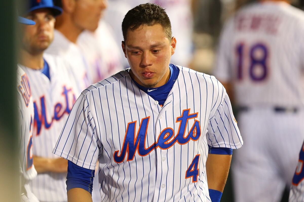 Autographed Photos of Mets SS Wilmer Flores Crying Sell Out | News ...