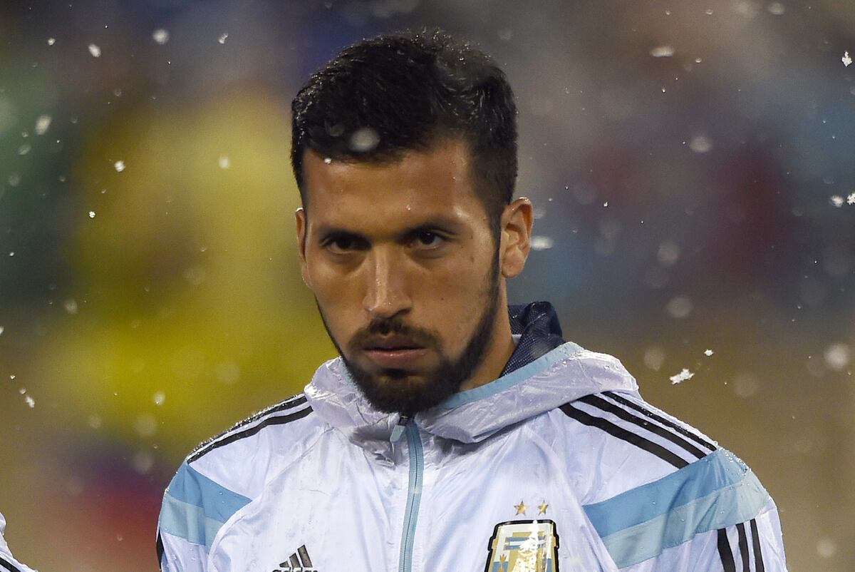 Chelsea Transfer News: Ezequiel Garay Talks Held Amid Latest Blues ...