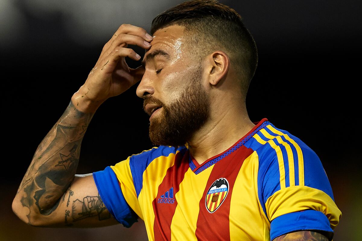 4 Reasons To Believe Nicolas Otamendi Will Be The Epl S Next Star
