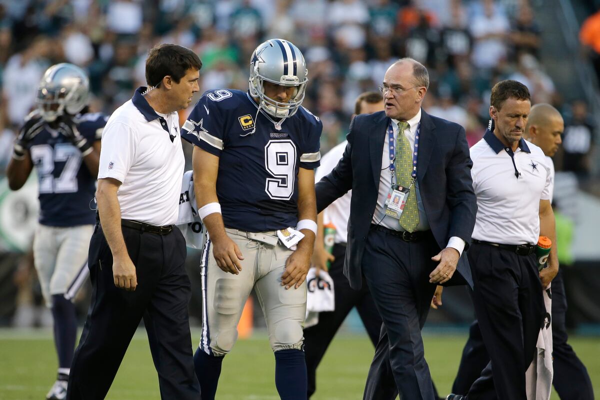 Tony Romo Injury: Twitter Reacts to Cowboys Star Breaking Clavicle ...