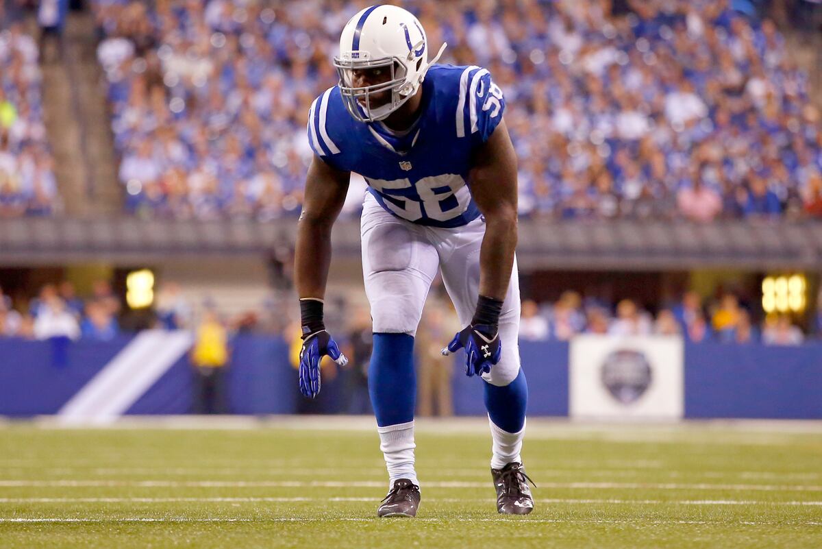 Trent Cole Injury: Updates on Colts LB's Knee and Return | News, Scores ...