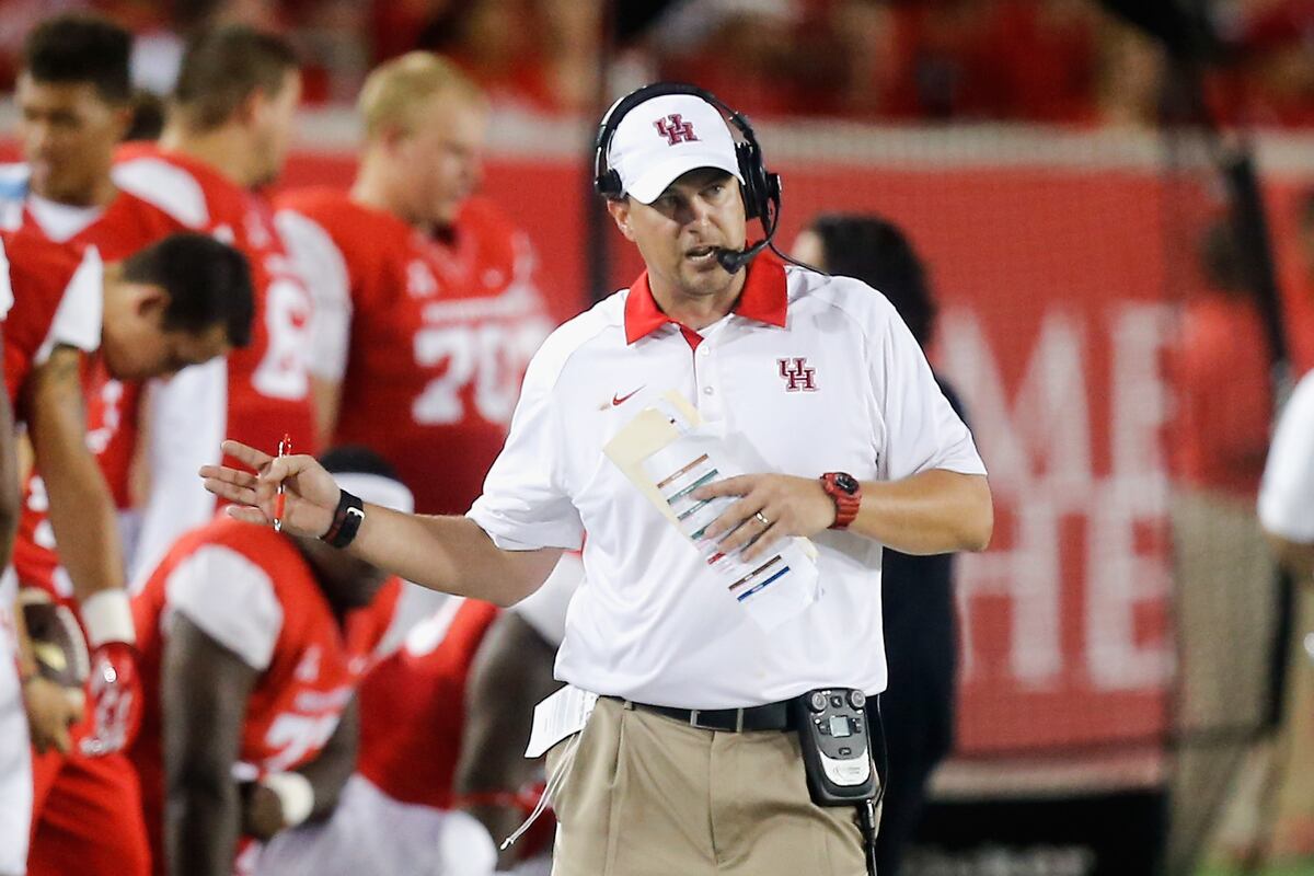 Houston Coach Tom Herman Kicks Boosters Out of 1st Class to Make Room ...