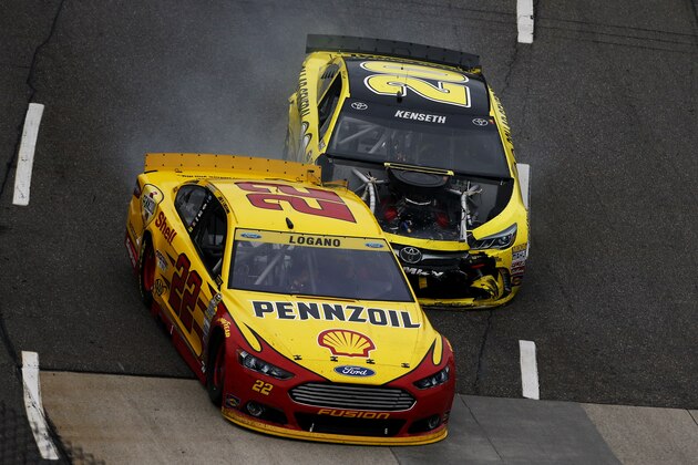 NASCAR at Martinsville 2015 Results: Winner, Standings, Highlights and ...