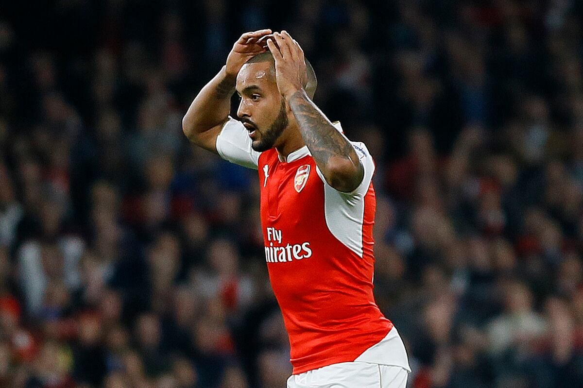 Theo Walcott Injury: Updates on Arsenal and England Attacker's Leg and ...