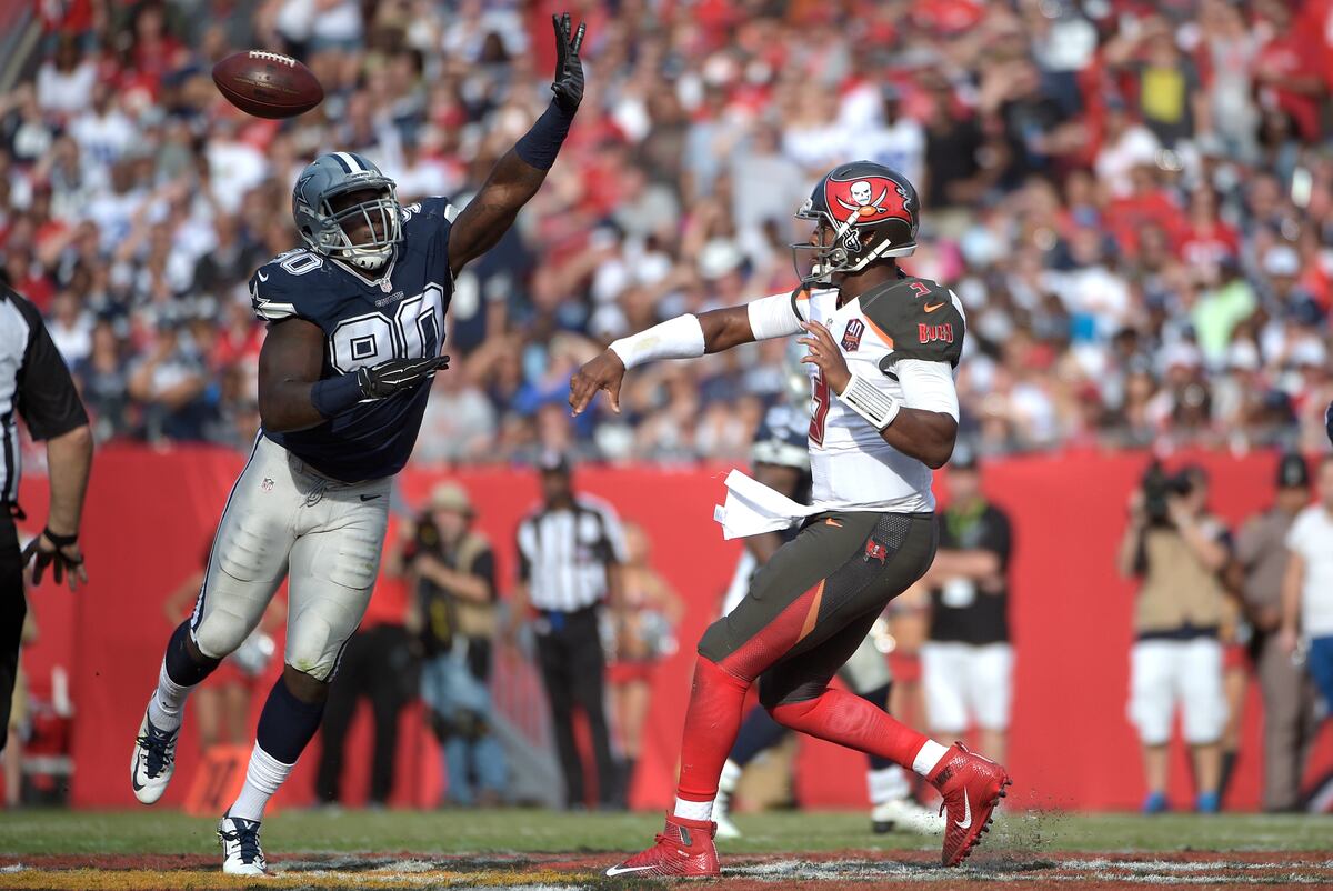 DeMarcus Lawrence Injury: Updates on Cowboys DE's Recovery from Back ...