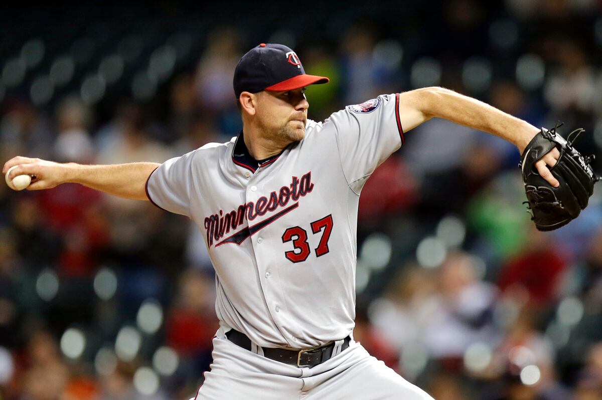 Mike Pelfrey to Tigers: Latest Contract Details, Comments, Reaction ...