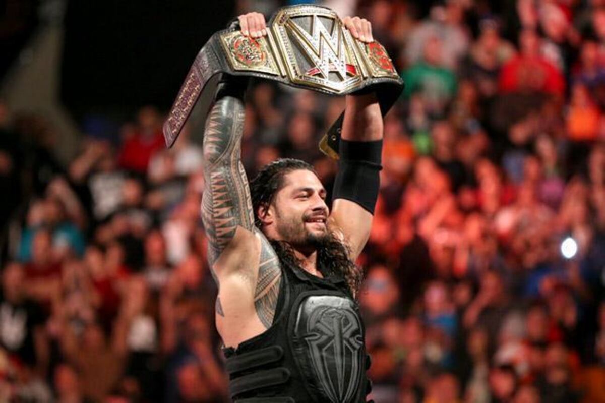 Roman Reigns' Title Win Wraps Up Tumultuous Year for New Face of WWE ...