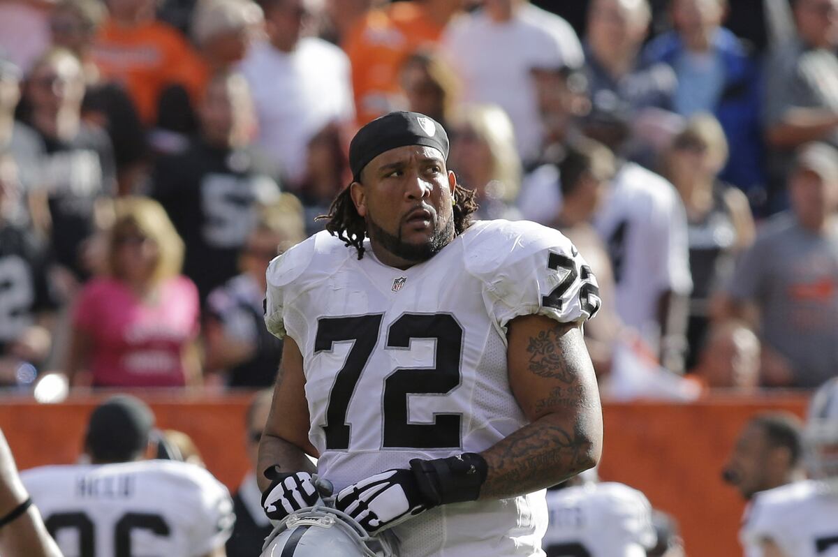 Donald Penn Injury: Raiders Tackle Out vs. Texans with Injured Knee ...