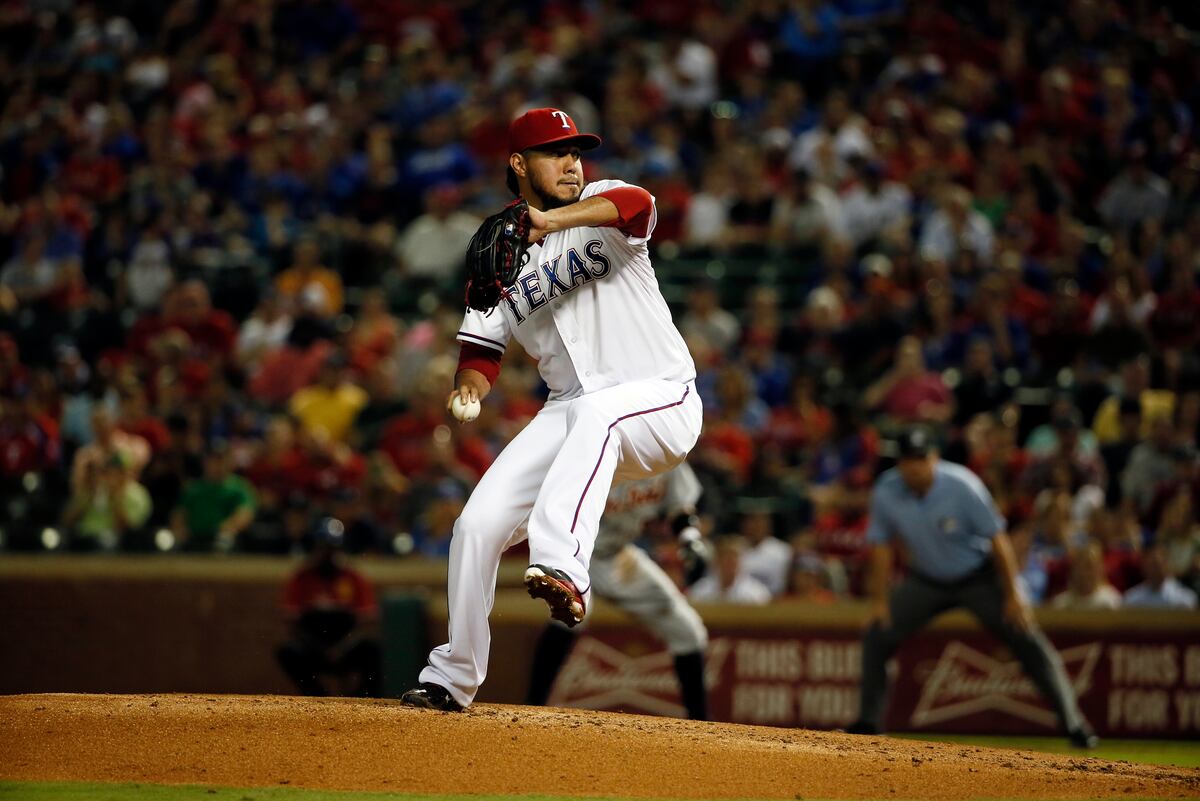 Yovani Gallardo Reportedly Signs 3-Year Deal with Orioles | News ...