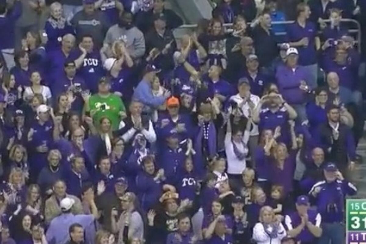 Sad Oregon Fans Had to Watch Ducks' Alamo Bowl Collapse in a Sea of TCU ...