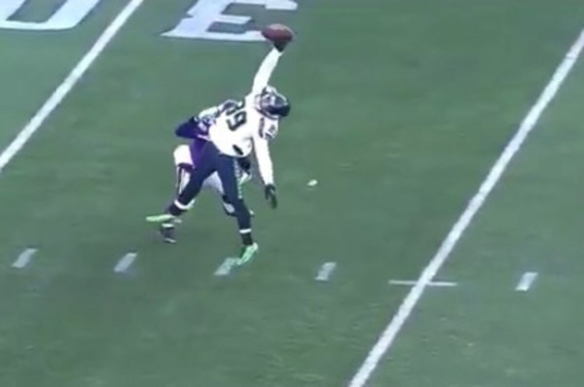 Seahawks WR Doug Baldwin Leaps for Ridiculous 1-Handed Catch vs ...