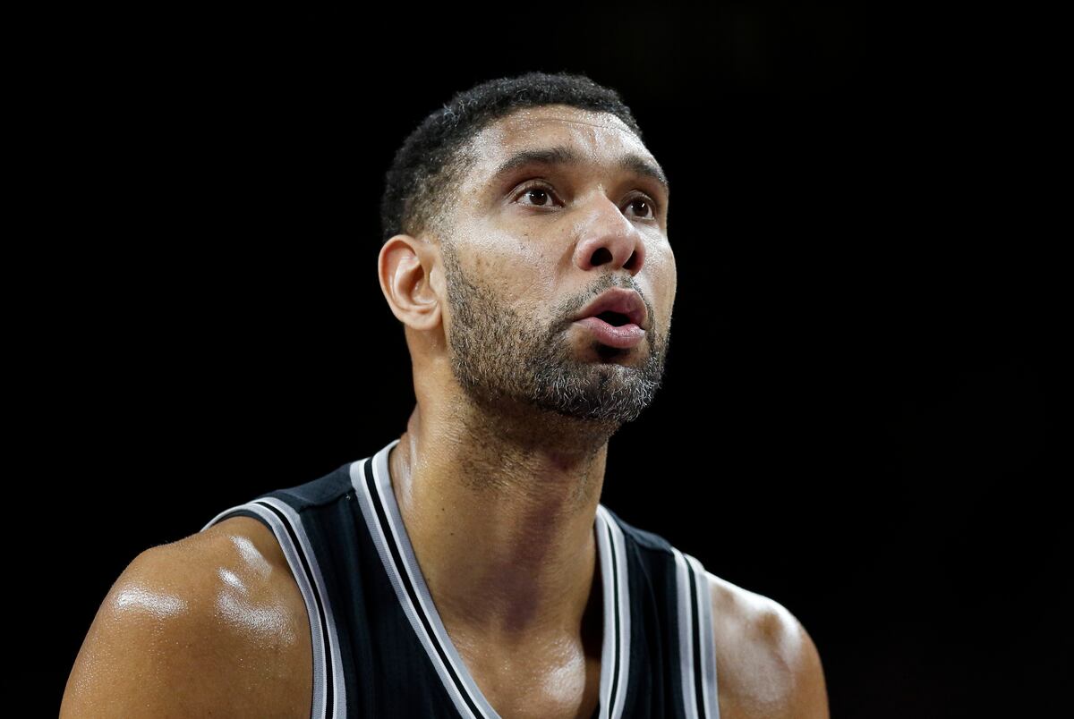 Tim Duncan Dances Goofily on Bench During Win over Atlanta Hawks | News ...