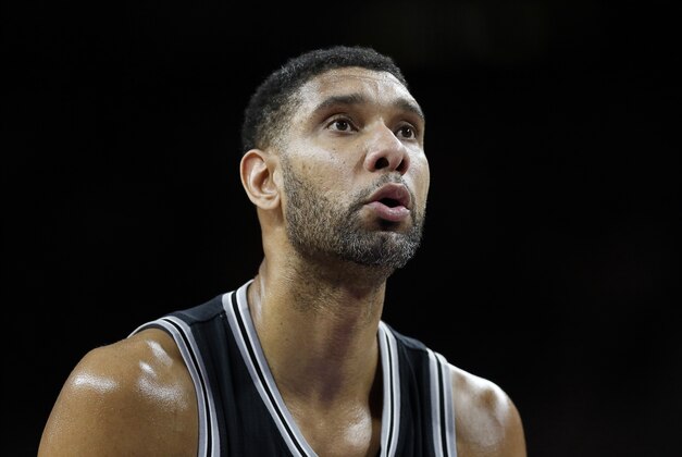 Tim Duncan Dances Goofily on Bench During Win over Atlanta Hawks