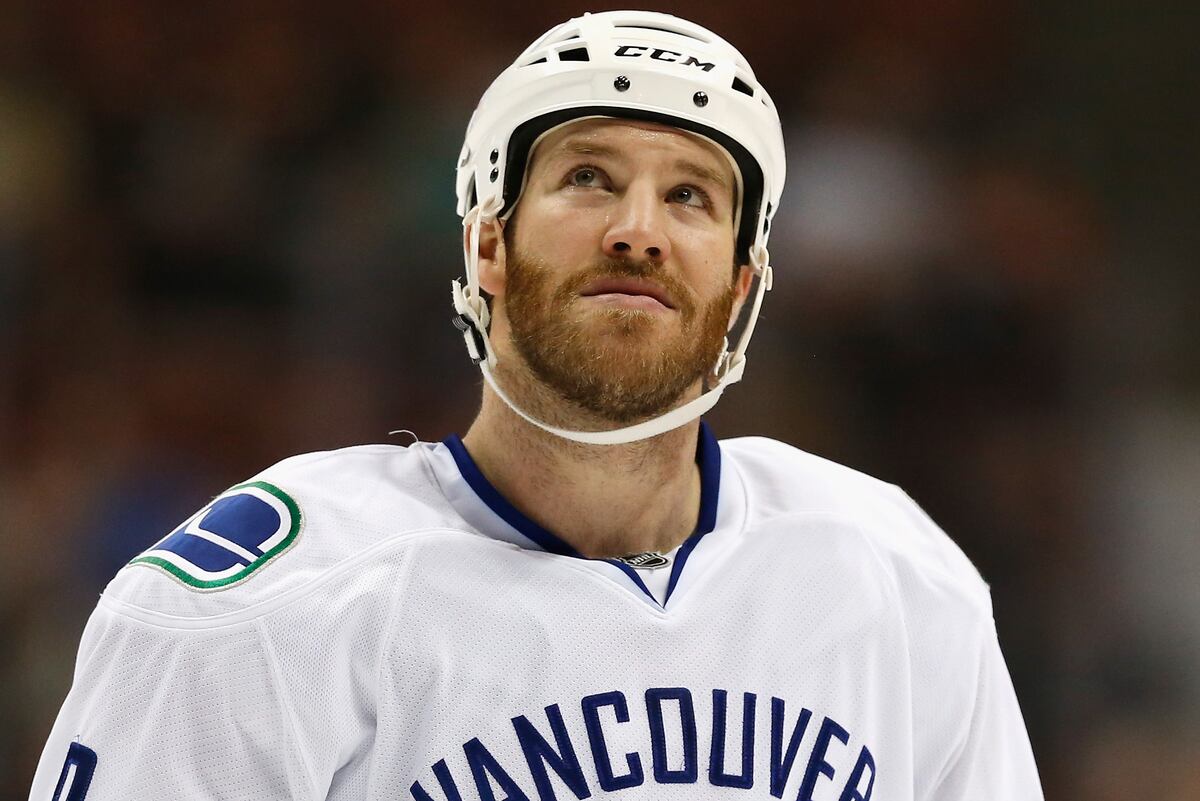 Can Veterans Brandon Prust, Mason Raymond Help Your NHL Team After ...