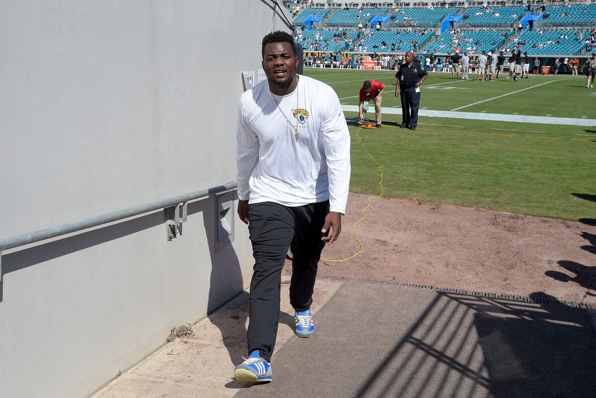 NFL Reviewing Video of Dante Fowler Jr. Watching Altercation Between 2 ...