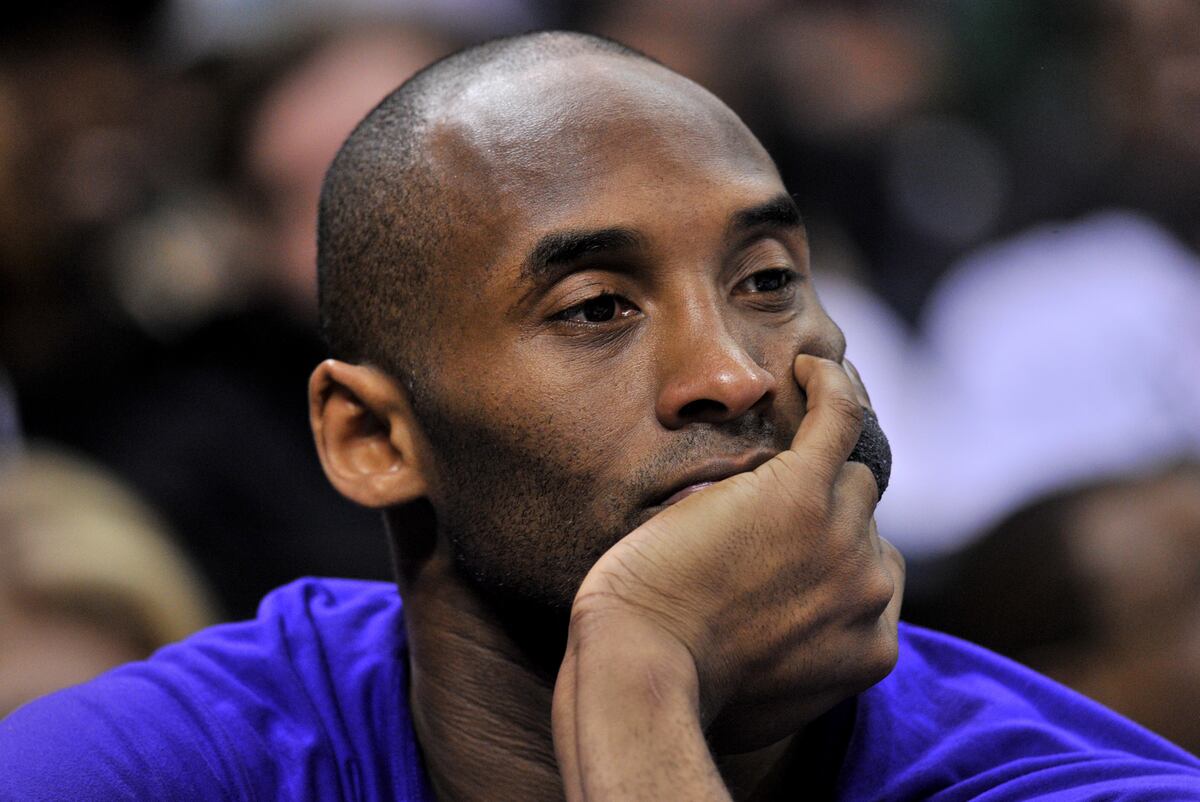 Kobe Bryant Injury: Updates on Lakers Star's Shoulder and Return | News ... Kobe Bryant Injury: Updates on Lakers Star's Shoulder and Return | News ...