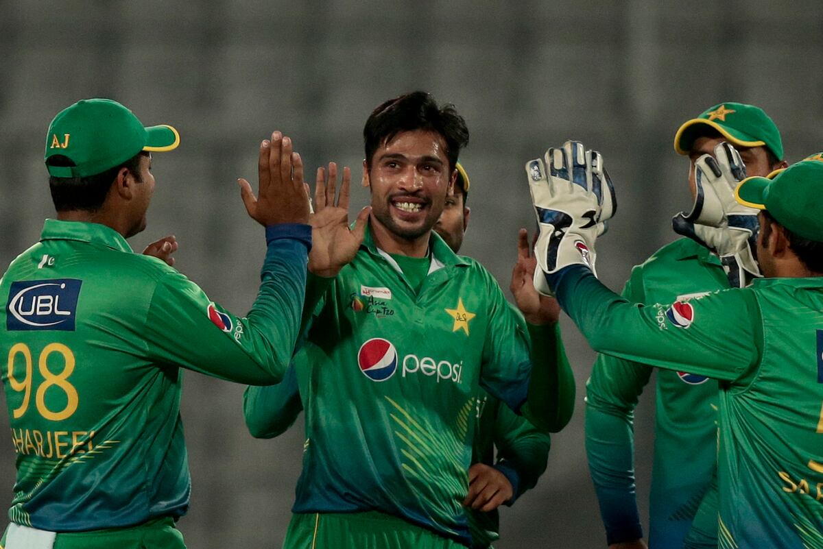 Mohammad Amir Takes 2-6 off 4 Overs as Pakistan Beat UAE in Asia Cup ...