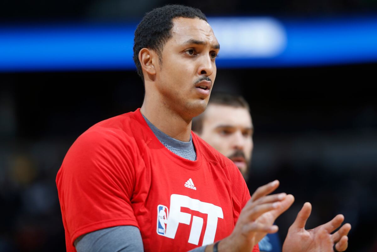 Ryan Hollins Re-Signs with Grizzlies: Contract Details, Comments and ...