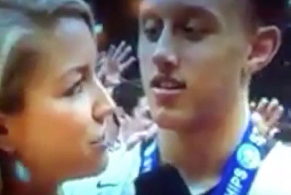 High School Basketball Player Has Wandering Eye During Postgame ...