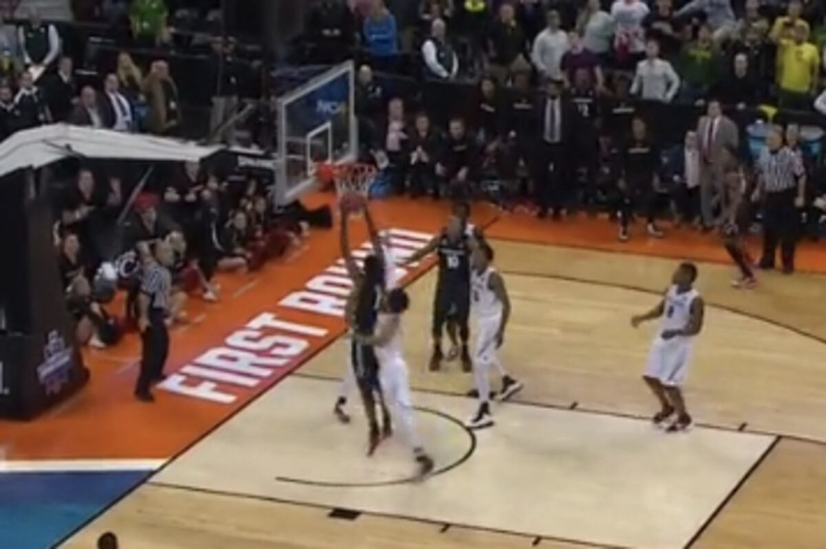 Cincinnati's Octavius Ellis Throws Down Dunk That's Too Late to Force ...