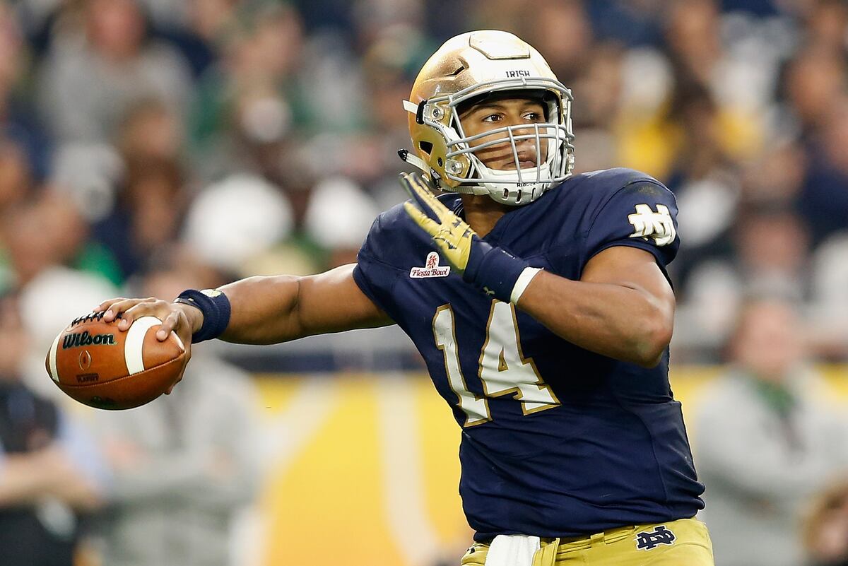 Notre Dame Football: What to Watch for from Irish's QBs in 2016 Spring ...