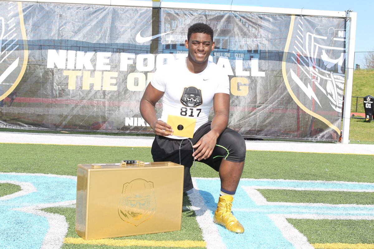 4-Star DE Joshua Paschal Opens Up on Visits and Schools Recruiting Him ...