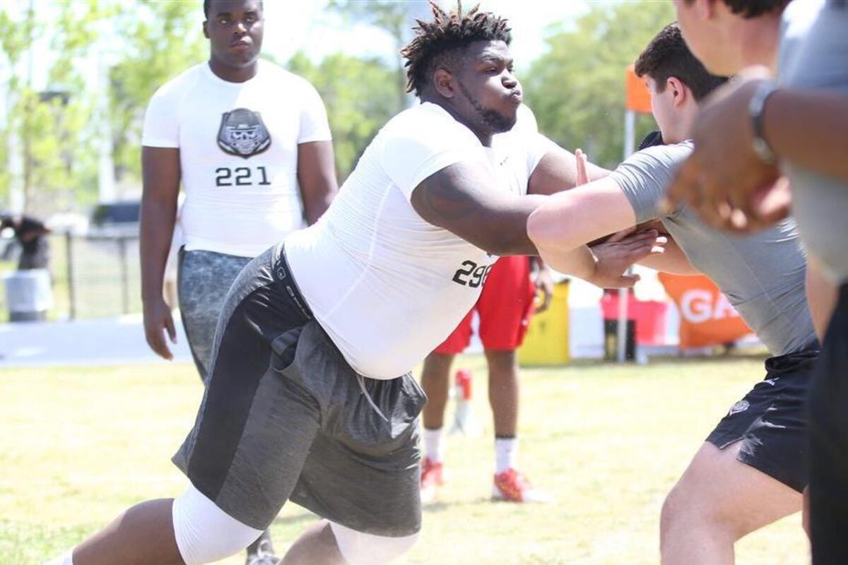 Jekyll and Hyde: 5-Star DT Tyler Shelvin a 'Beast' on the Field, Humble ...
