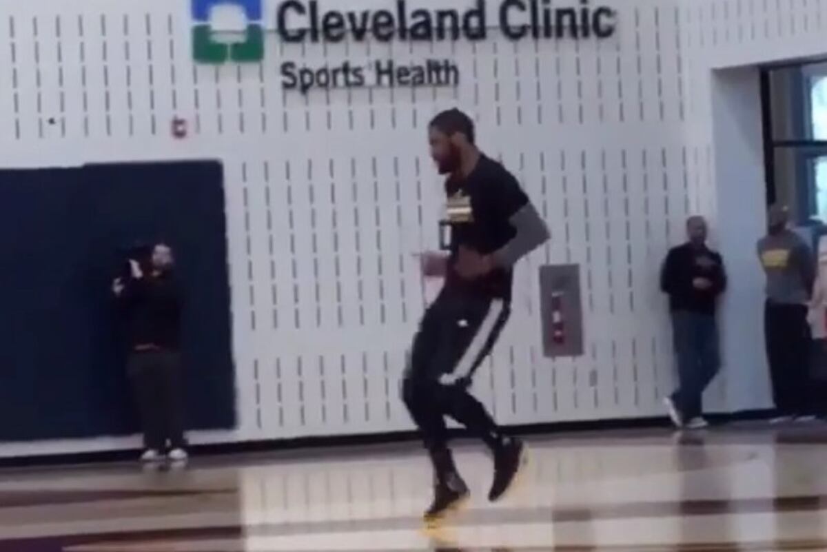 Kyrie Irving, Iman Shumpert Do the 'Running Man' Challenge Before ...
