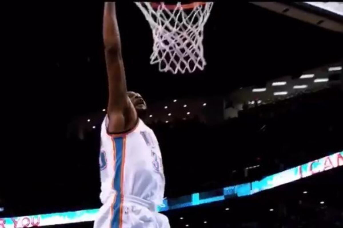 Kevin Durant Hammers 1-Handed Dunk on Fast Break in 1st Quarter vs ...