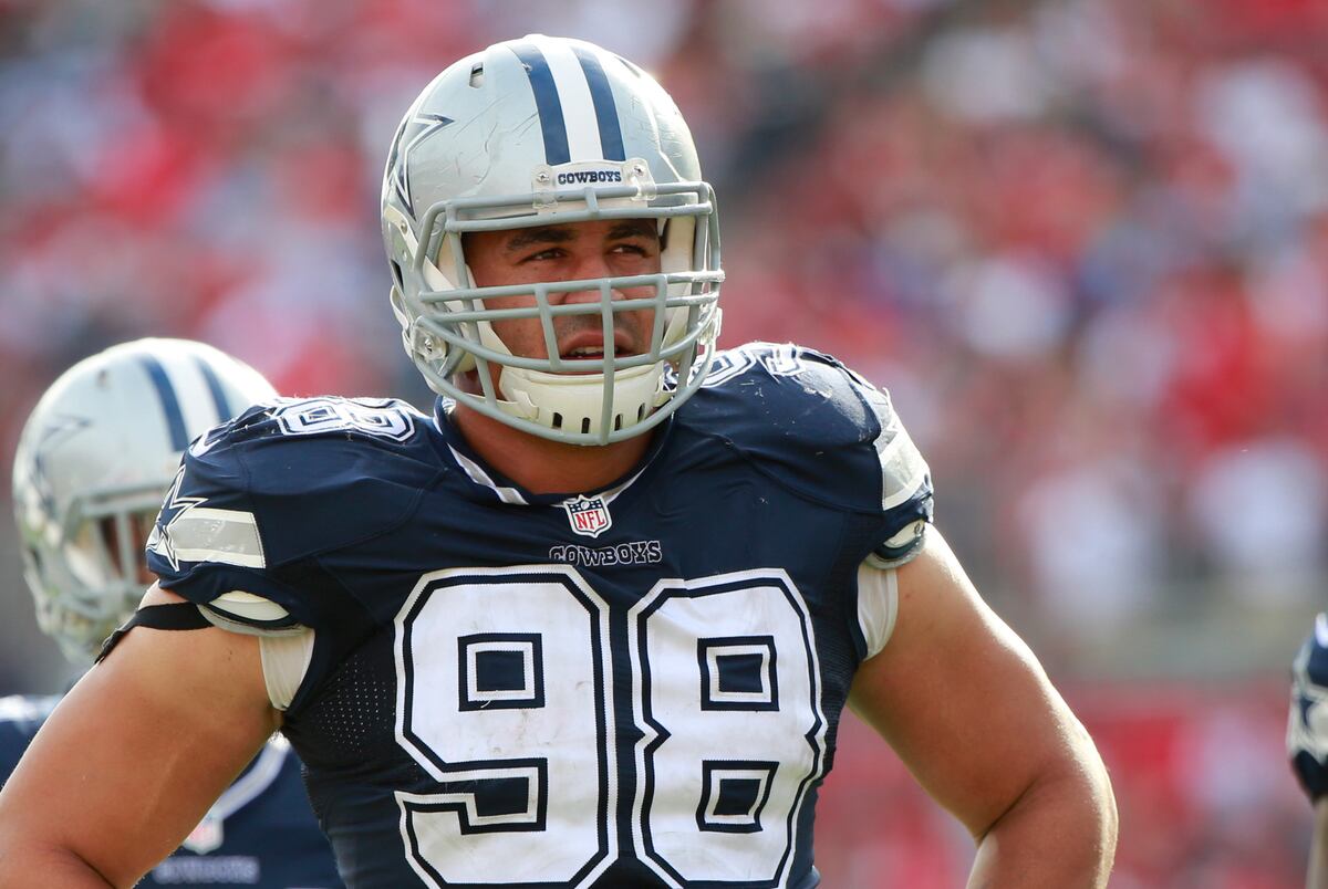 Tyrone Crawford Carted Off Cowboys Practice Field with Leg Injury ...