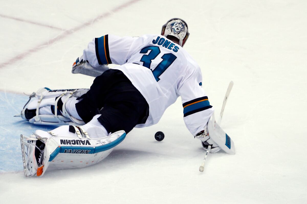 Martin Jones Overcomes Shaky Start to Boost Sharks' Hopes in Game 5 ...