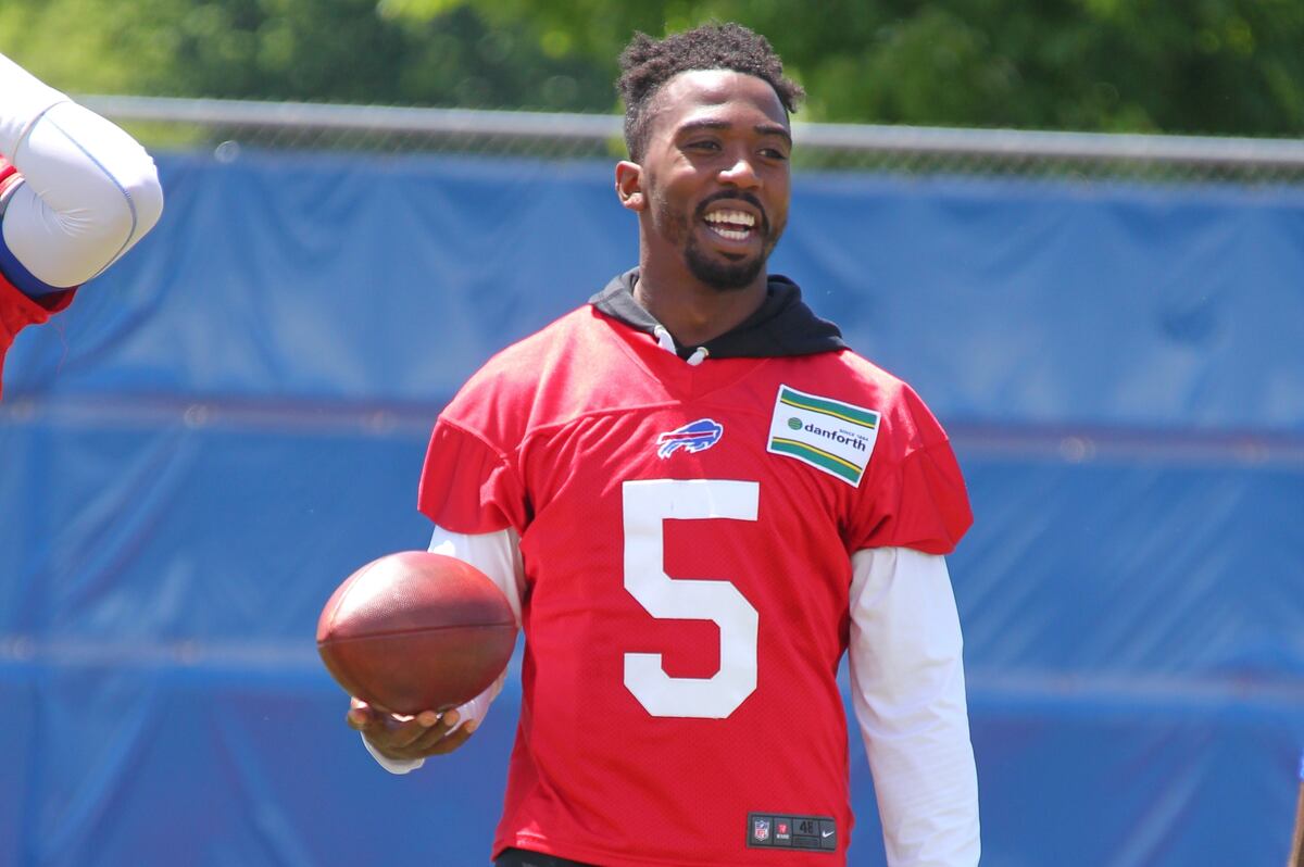 Tyrod Taylor, Bills Agree to Contract Extension | News, Scores ...