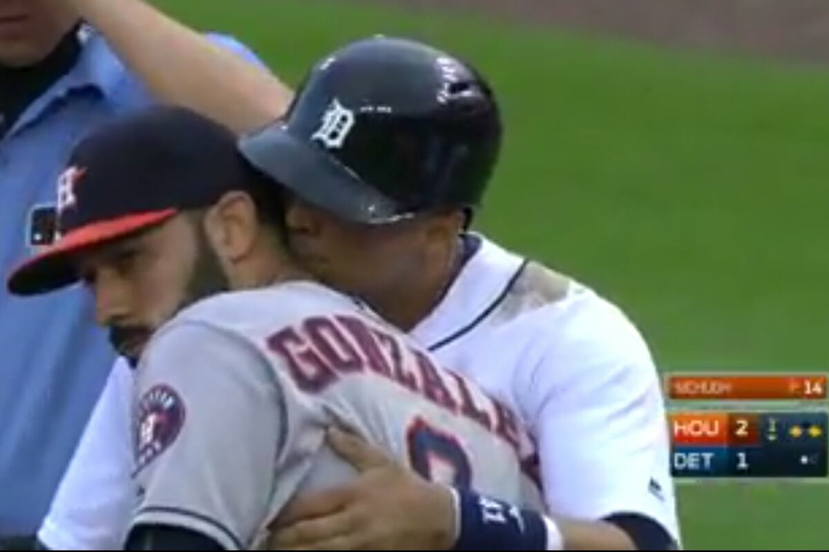 Victor Martinez Gives Astros' Marwin Gonzalez a Neck Peck at 1st Base ...