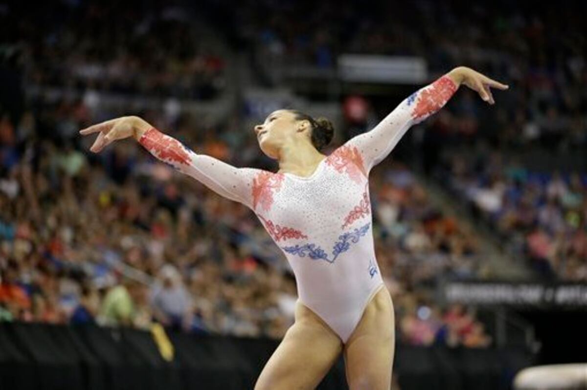 Aly Raisman Wins Silver Medal During Women's Floor at 2016 Olympics ...