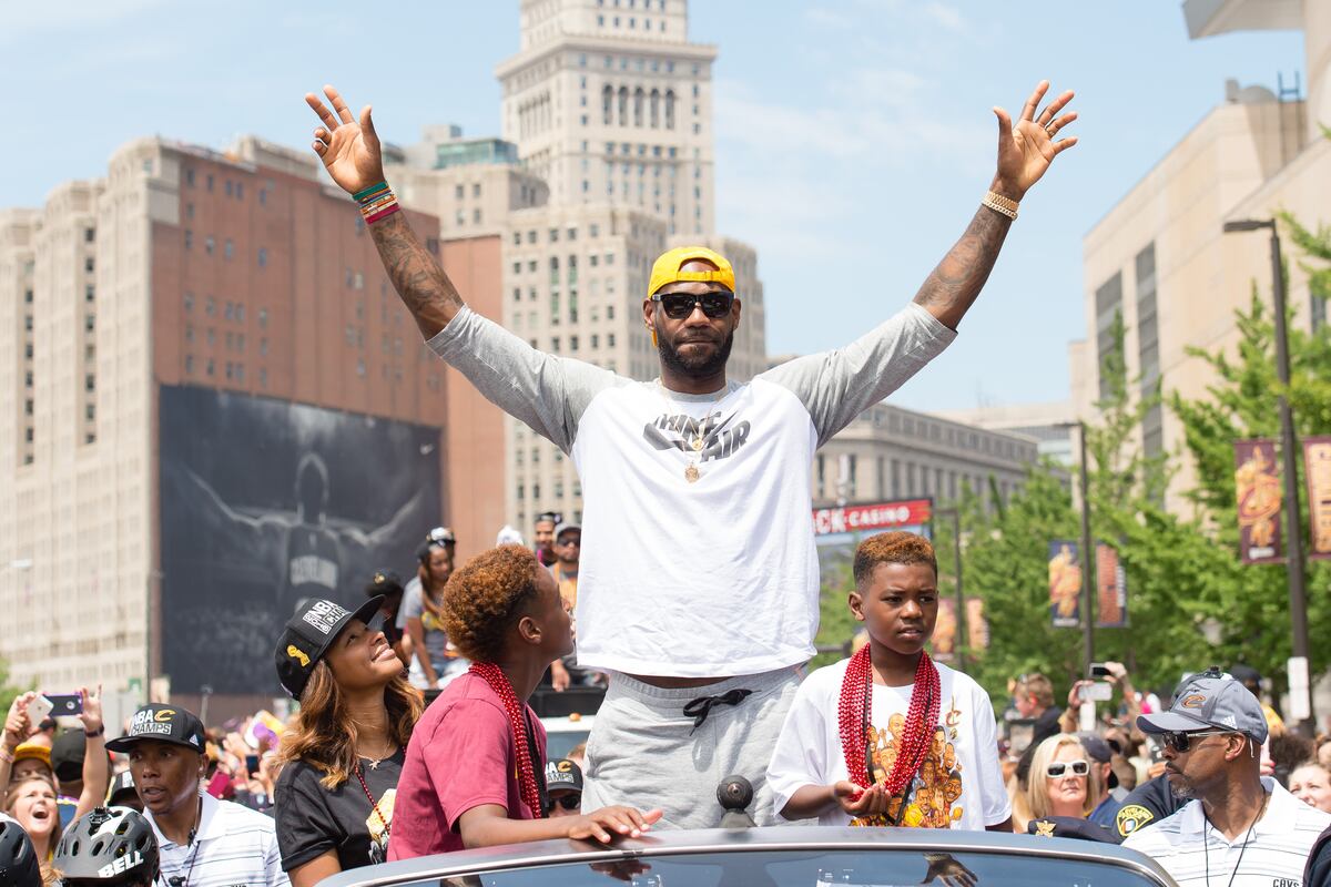 LeBron James Comments on 2016 NBA Finals, Kevin Durant, 'Space Jam 2 ...