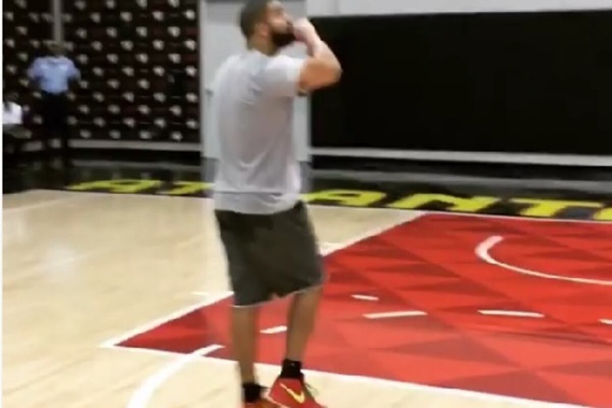 Drake Drains Crazy Trick Shot from Half Court | News, Scores ...