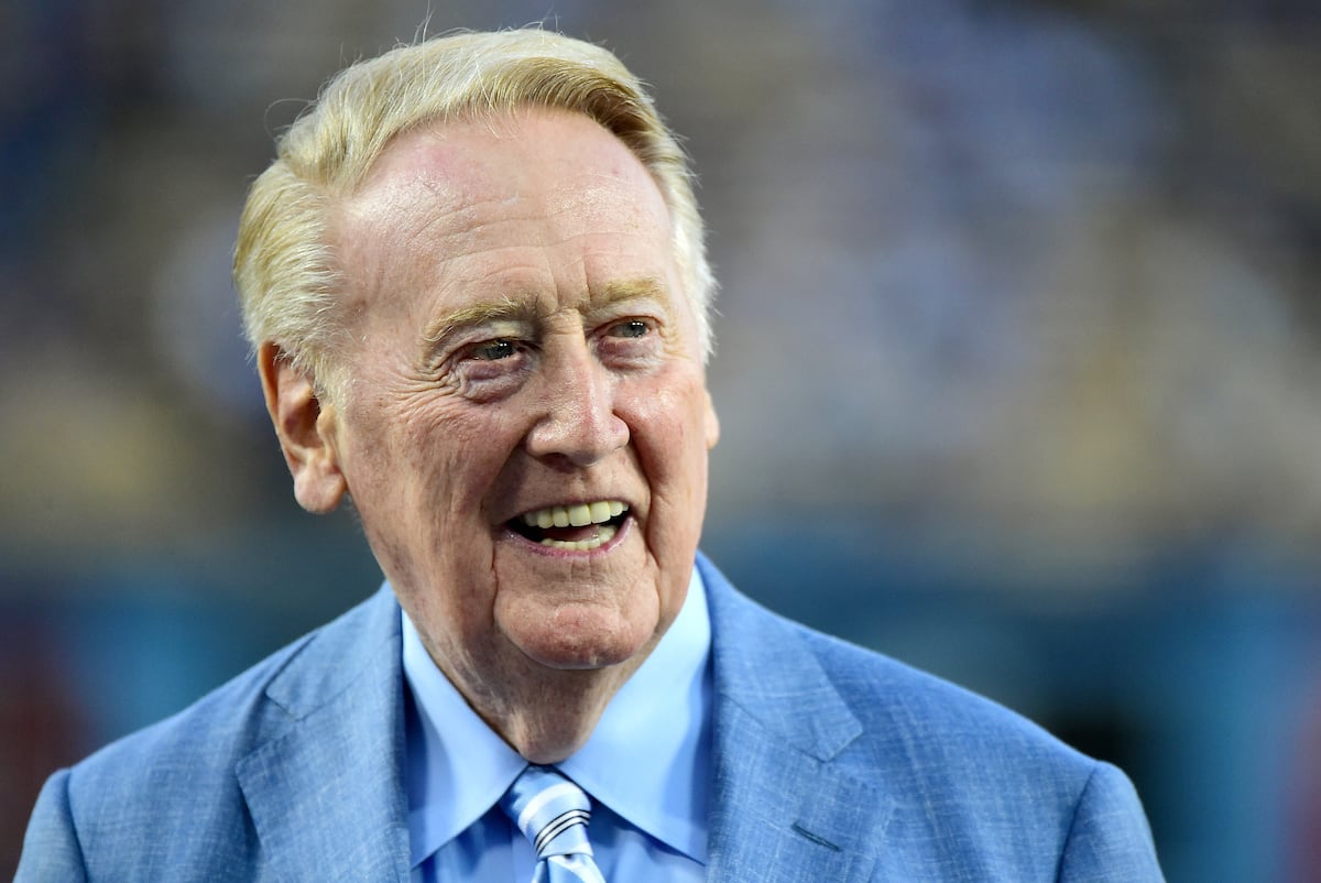 Dodgers Wear Vin Scully Masks in Team Photo to Pay Tribute to Retiring ... Dodgers Wear Vin Scully Masks in Team Photo to Pay Tribute to Retiring ...