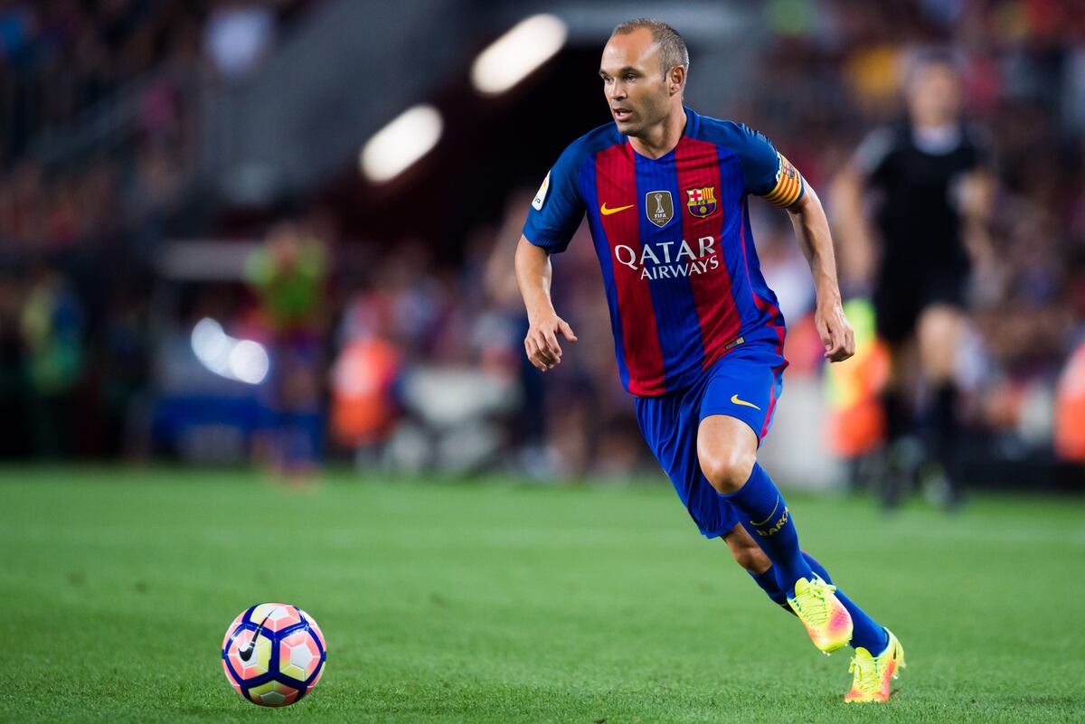 Andres Iniesta Injury: Barcelona Star Returns to Training After Knee ...