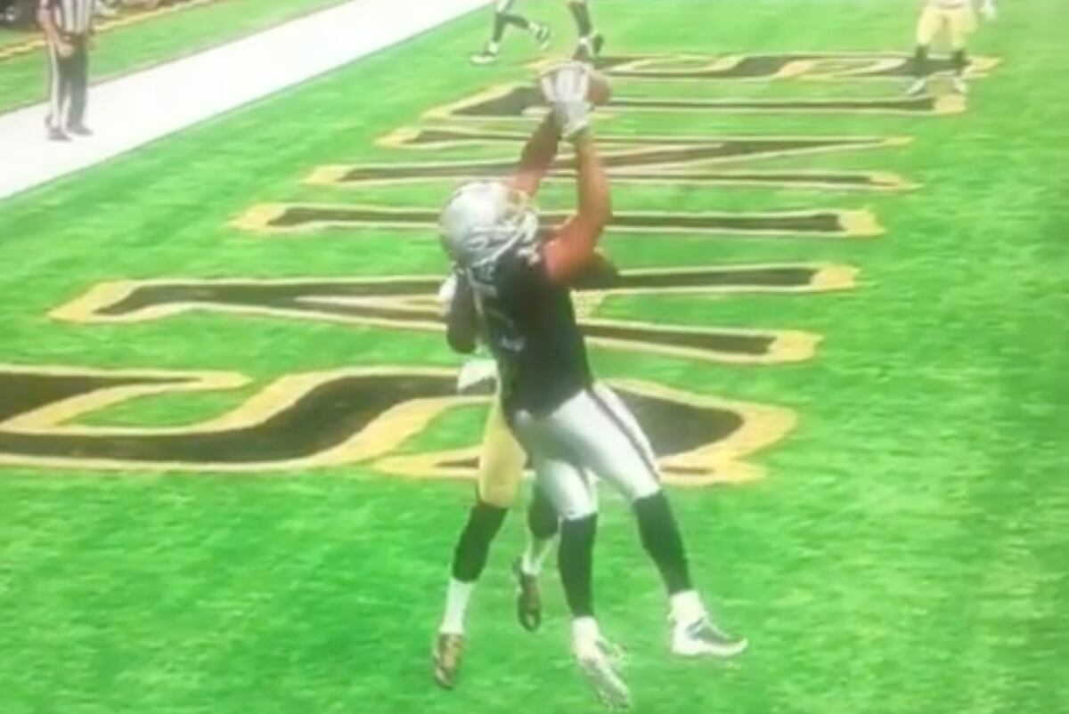 Raiders Pull out Wild Win over Saints with Gutsy Last-Minute 2-Point ...