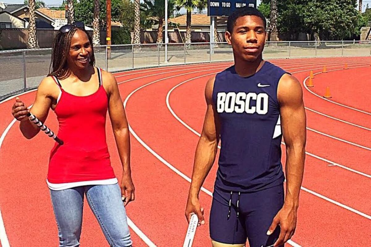 Meet 2018 QB Re-Al Mitchell, Son of an Original 'American Gladiator ...