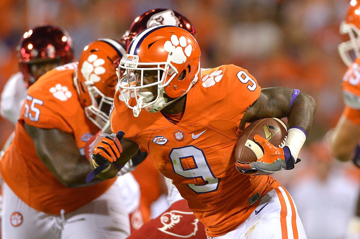 Wayne Gallman Injury: Updates on Clemson RB's Concussion and Return ...