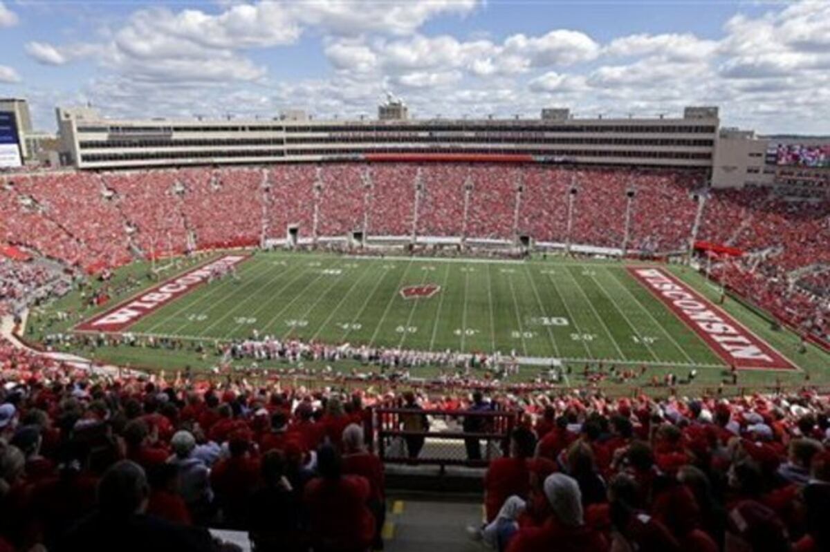 Wisconsin Releases Statement on Offensive Fan Costume | News, Scores ...