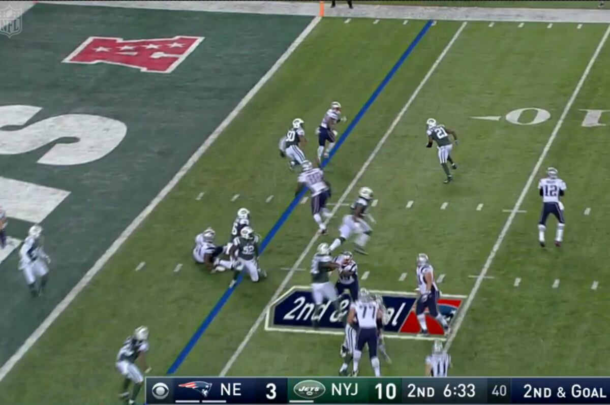 Tom Brady Fumbles the Ball, Then Recovers and Throws Touchdown vs. Jets ...