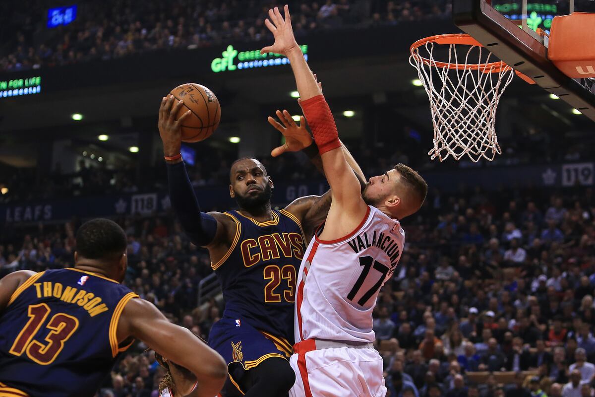 LeBron James Tosses Down Massive Dunk vs. Toronto Raptors | News ...