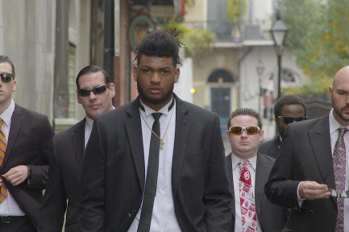 'Recruiter Dogs' Lure 4-Star Offensive Tackle Adrian Ealy to Commit ...