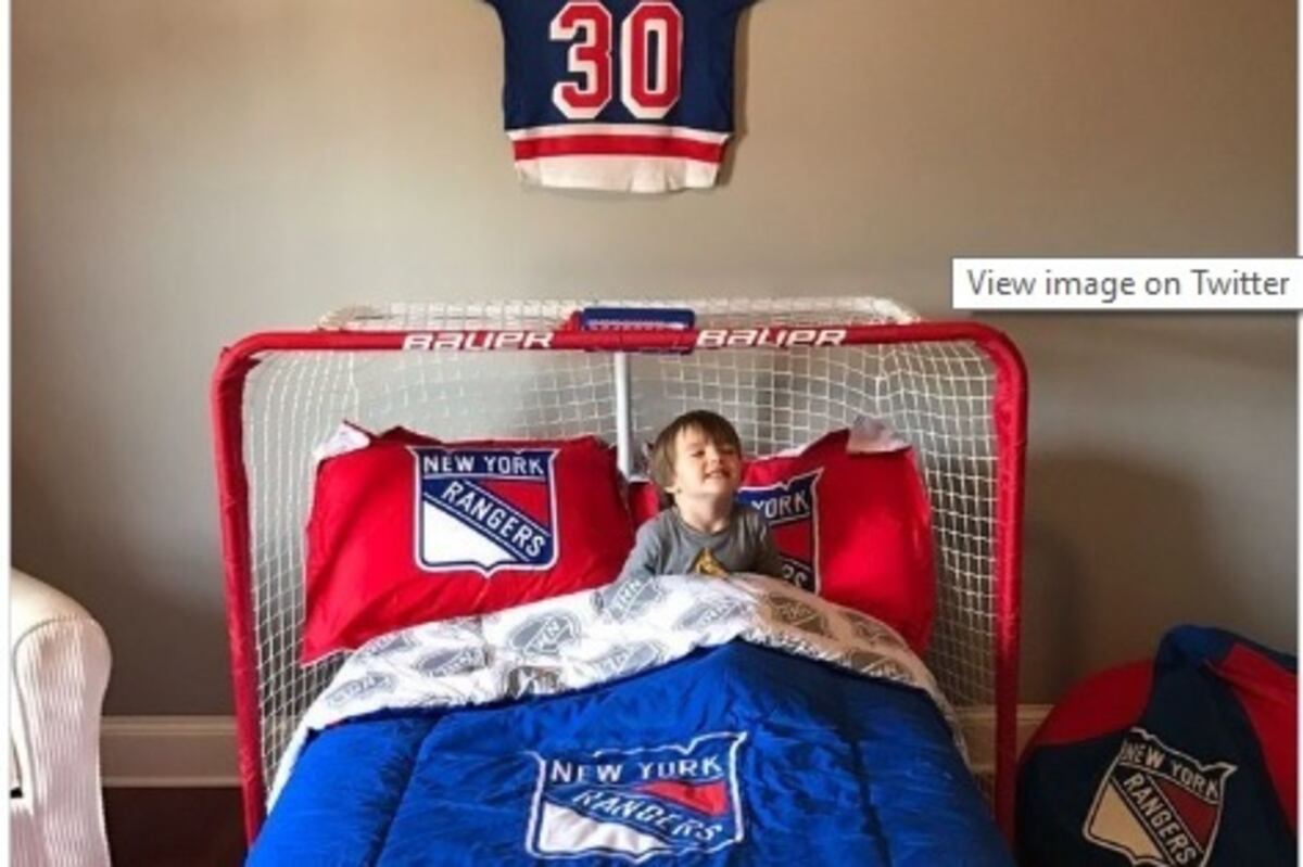 Young New York Rangers Fan Sleeps in Dream Hockey Bedroom | News ...