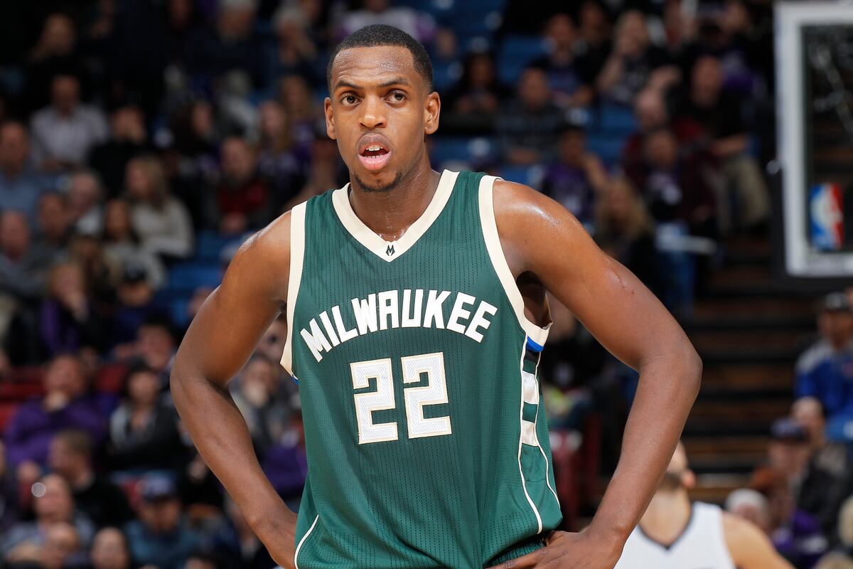 Bucks' Khris Middleton Reportedly out 3 to 4 Weeks Due to Leg Injury ...